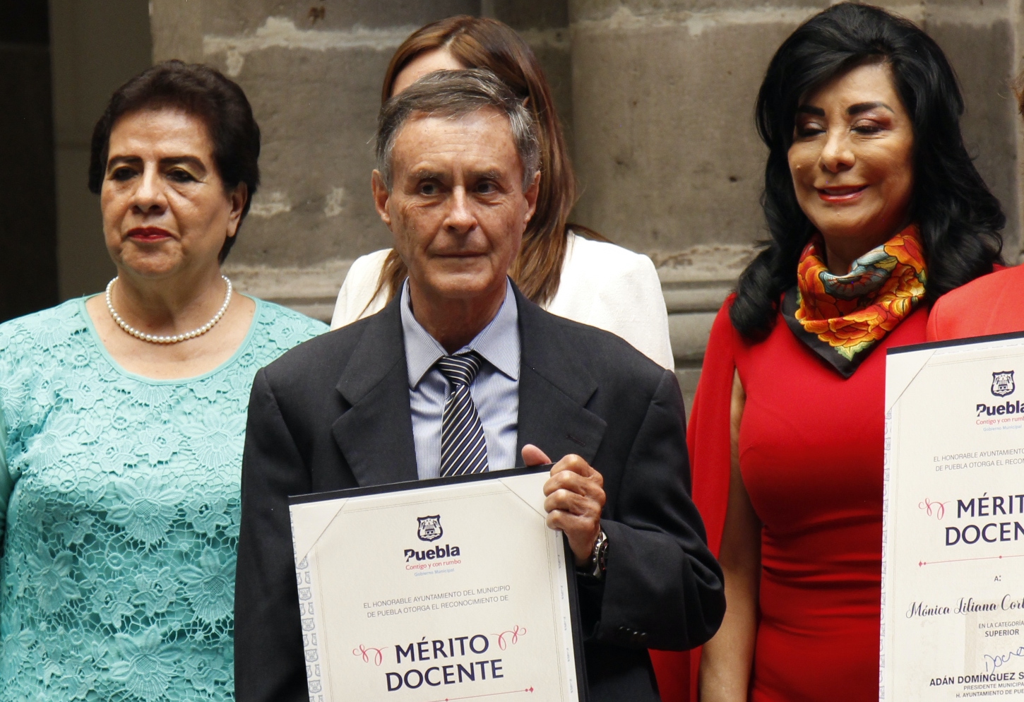 Dr. Eduardo Lastra, recibe el Reconocimiento “ Mérito Docente” – UMAD